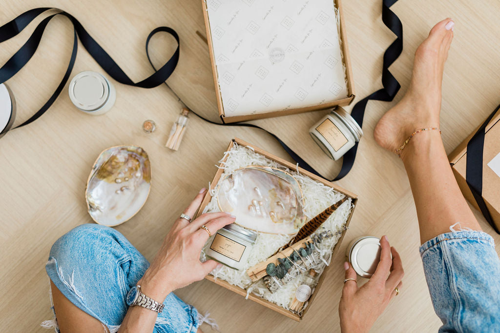 Gift Store in Dubai | Buy Curated & Customizable Gift Boxes – THE GFT ...